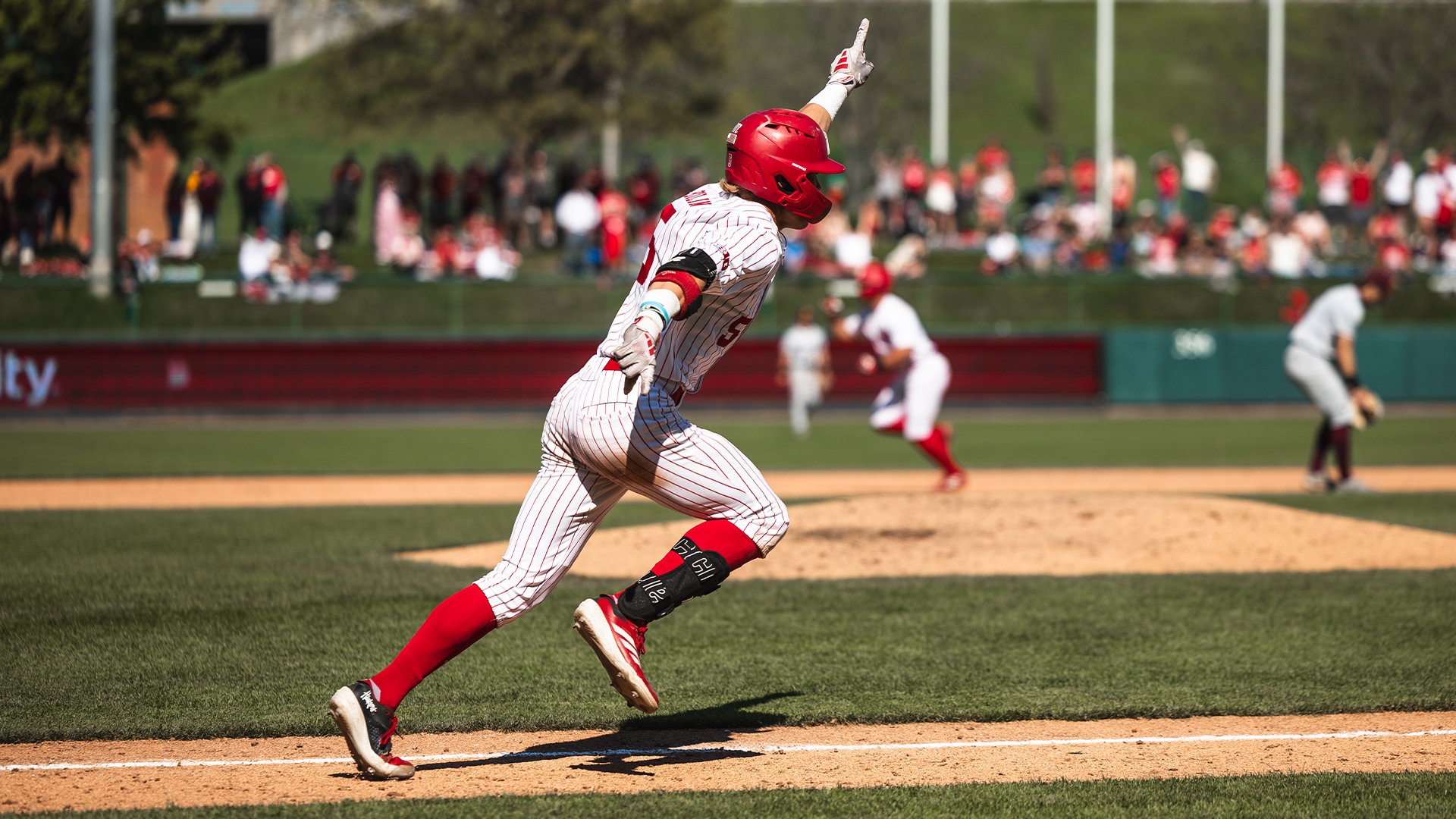 Nebraska baseball evens series with Minnesota in walk-off fashion