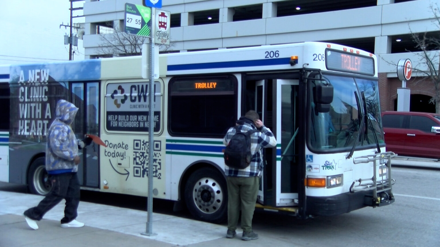LTU bus operators stay ready for the wind as gusts pick up in Lincoln