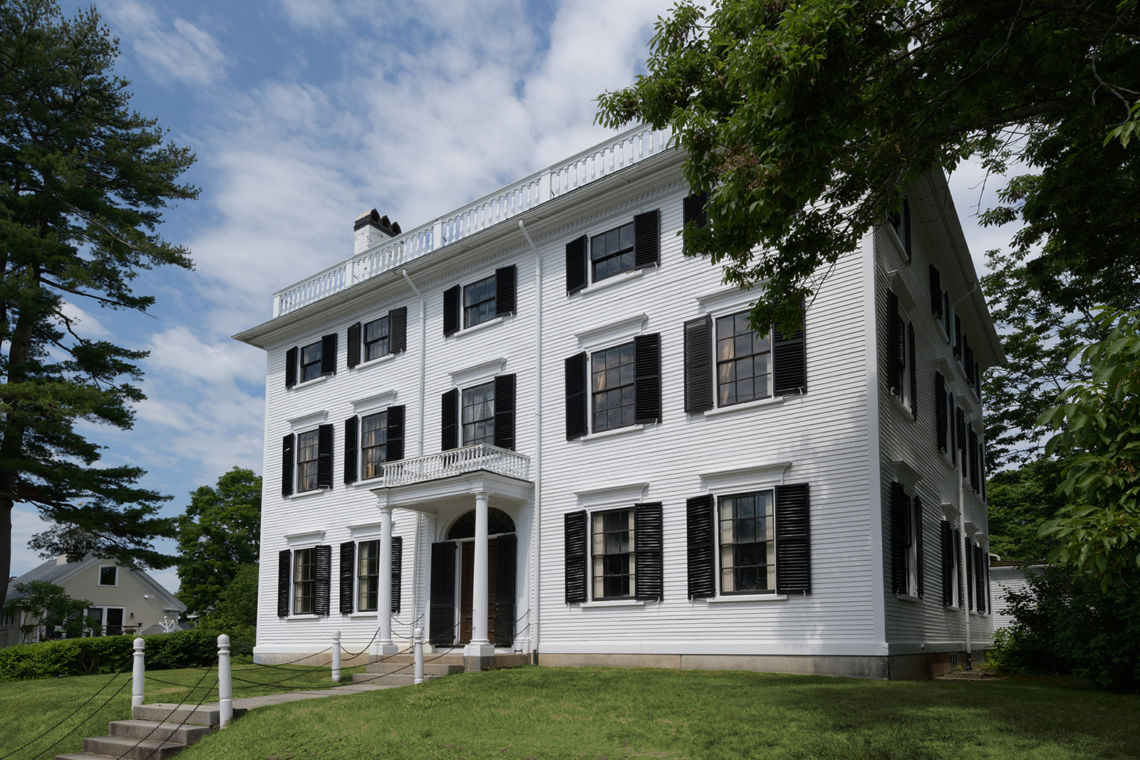 An Impressive House - New Hampshire Home Magazine