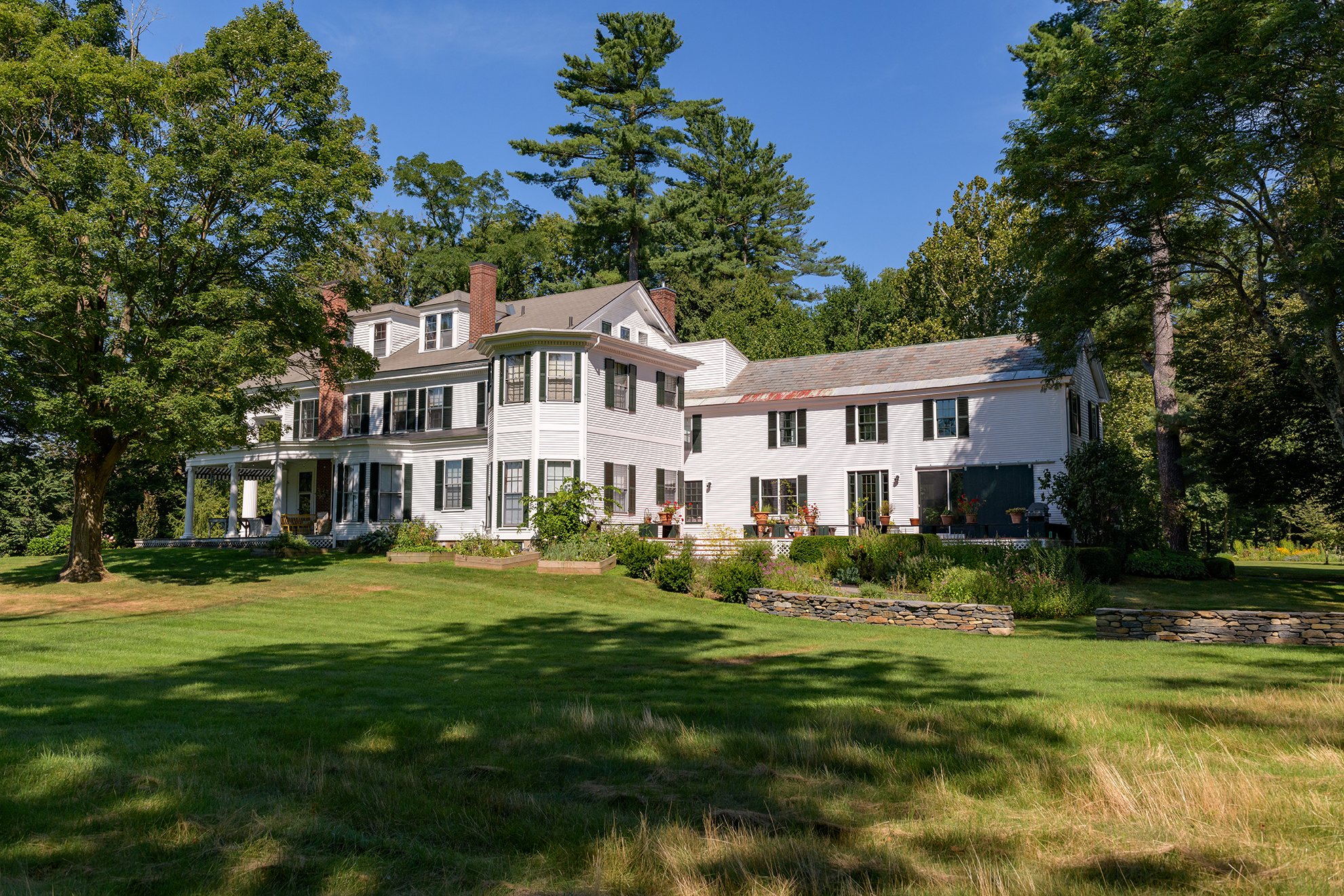 A Garden for the Ages - New Hampshire Home Magazine