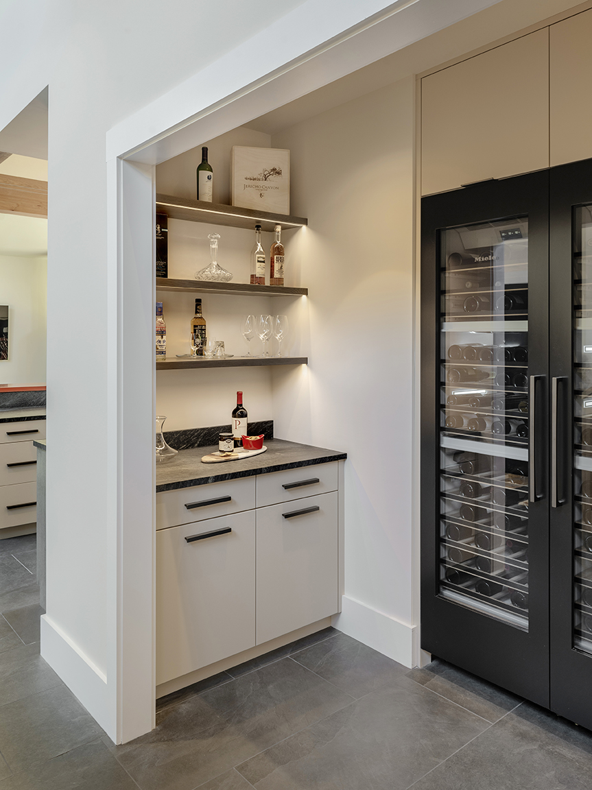 Kitchen Showcase: Modern Masterpiece - New Hampshire Home Magazine