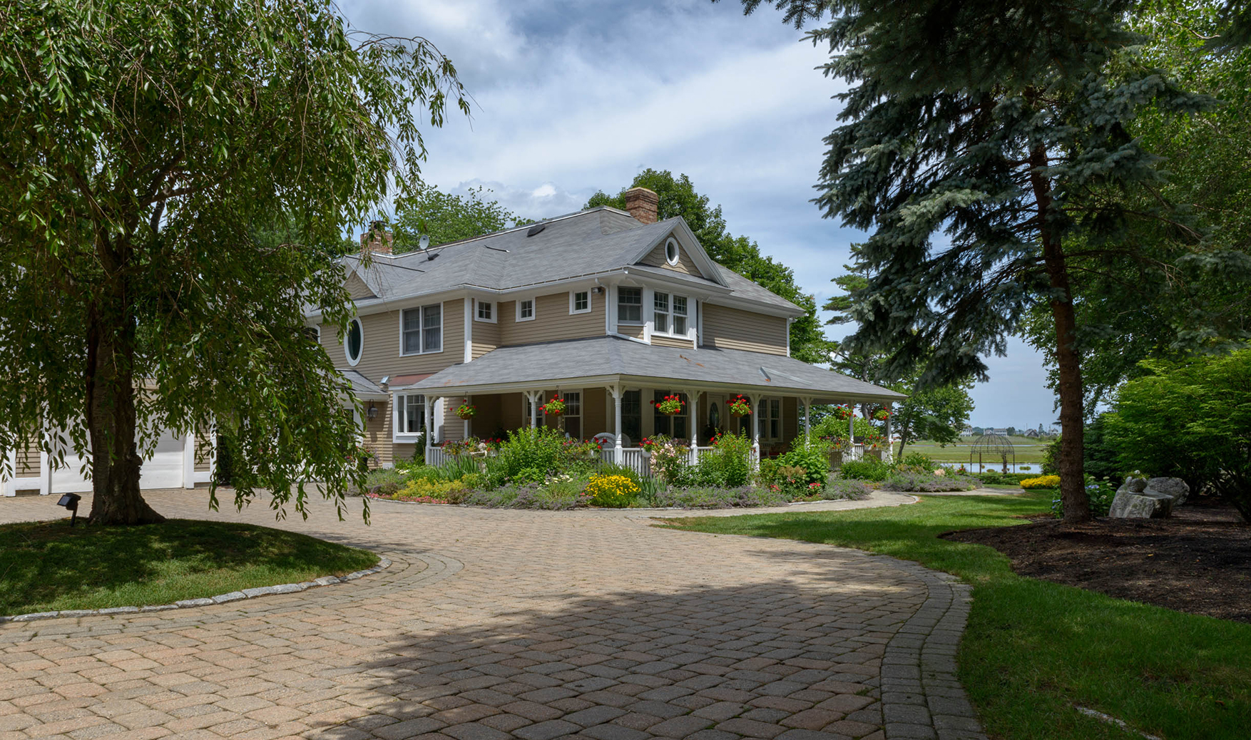 A fresh take on tradition - New Hampshire Home Magazine