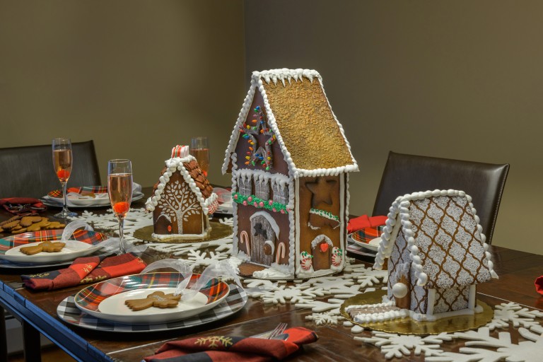 How to Make a Gingerbread House With Gingerbread Amy - New Hampshire ...