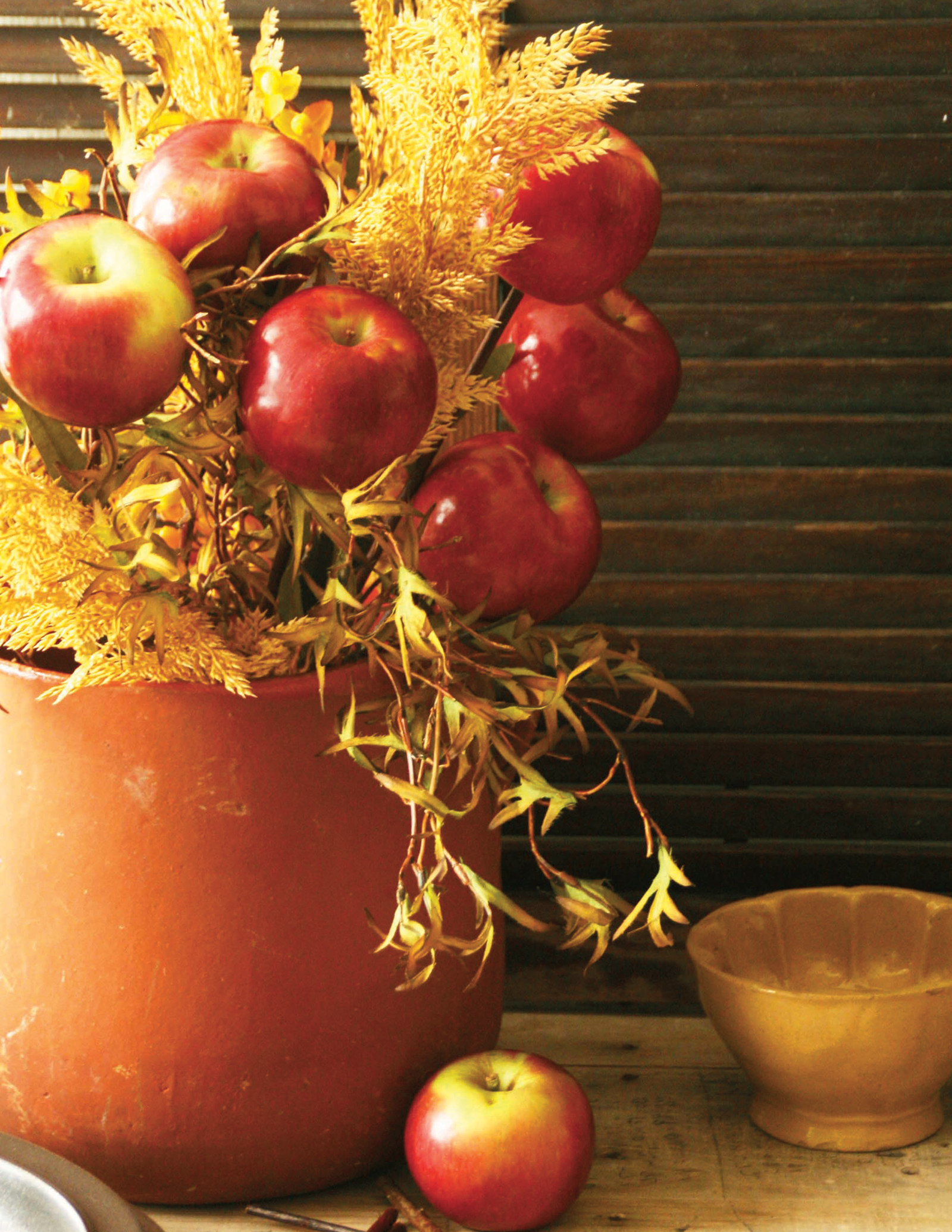 Seasonal De-core: Ideas for Decorating with Apples - New Hampshire Magazine