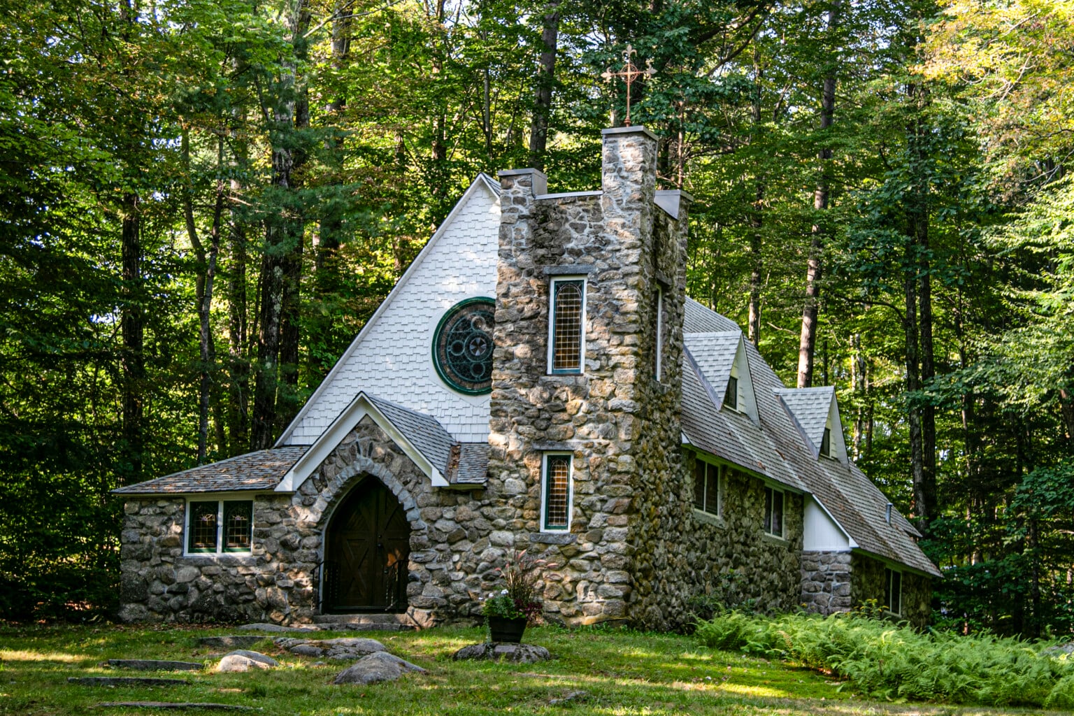 Sunapee: Exploring This Charming Town - New Hampshire Magazine