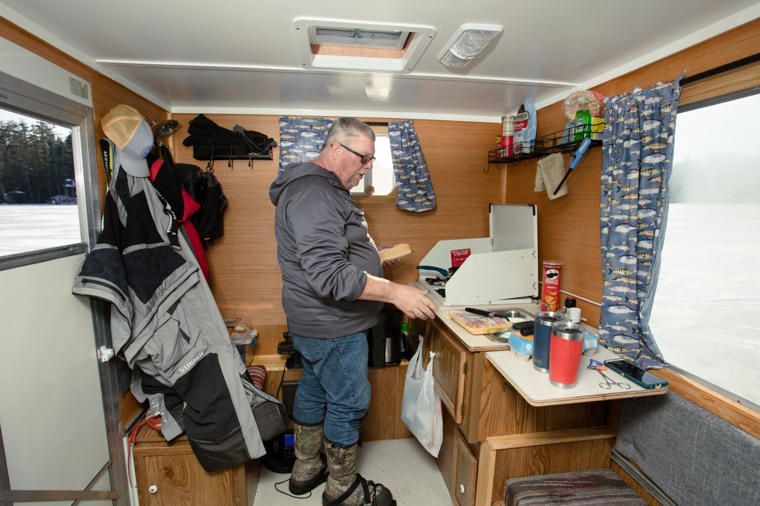 Lake Winnipesaukee Bobhouses On Thin Ice - New Hampshire Magazine