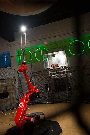 There's No Chance You Can You Beat Hoops, the Basketball Robot ...