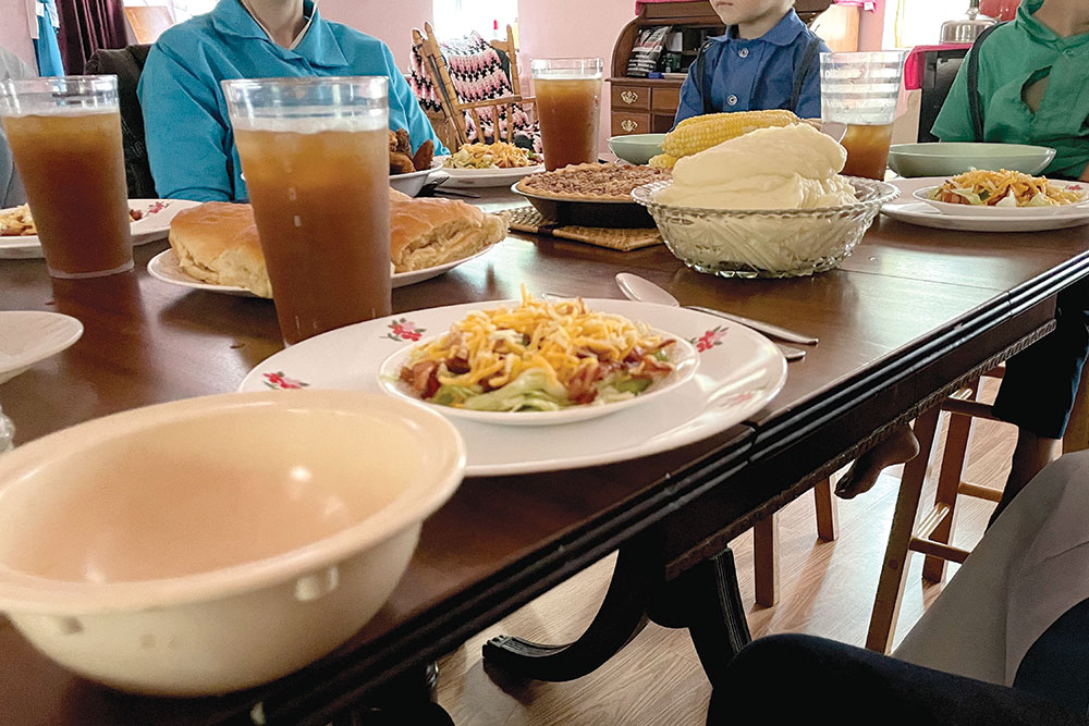 A Slice of the Quiet Life: Sitting Down to an Amish Dinner | Pittsburgh ...