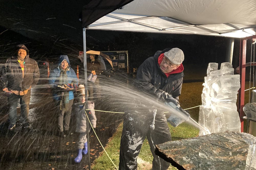 Using a Chainsaw, Richard Bubin Has Been Carving Ice Sculptures For ...
