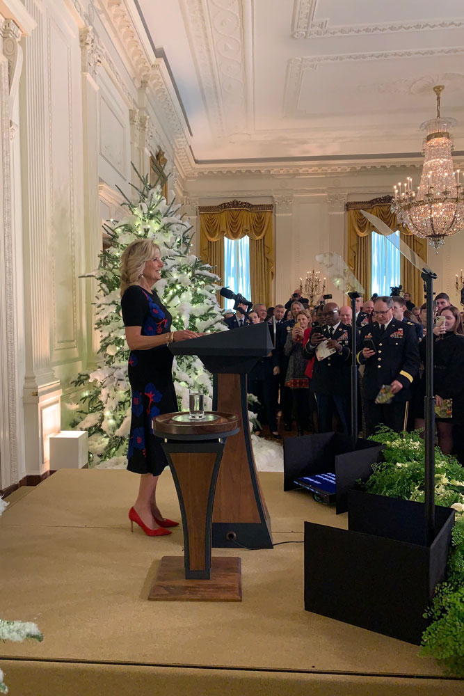 What Is It Really Like to Decorate the White House for the Holidays ...