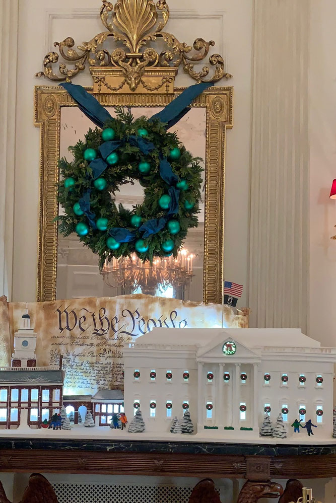 What Is It Really Like to Decorate the White House for the Holidays ...