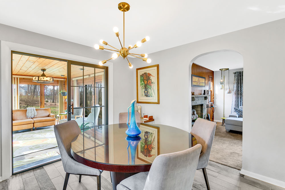 A Perfectly Preserved Mid-Century Modern Home Goes on the Market in ...