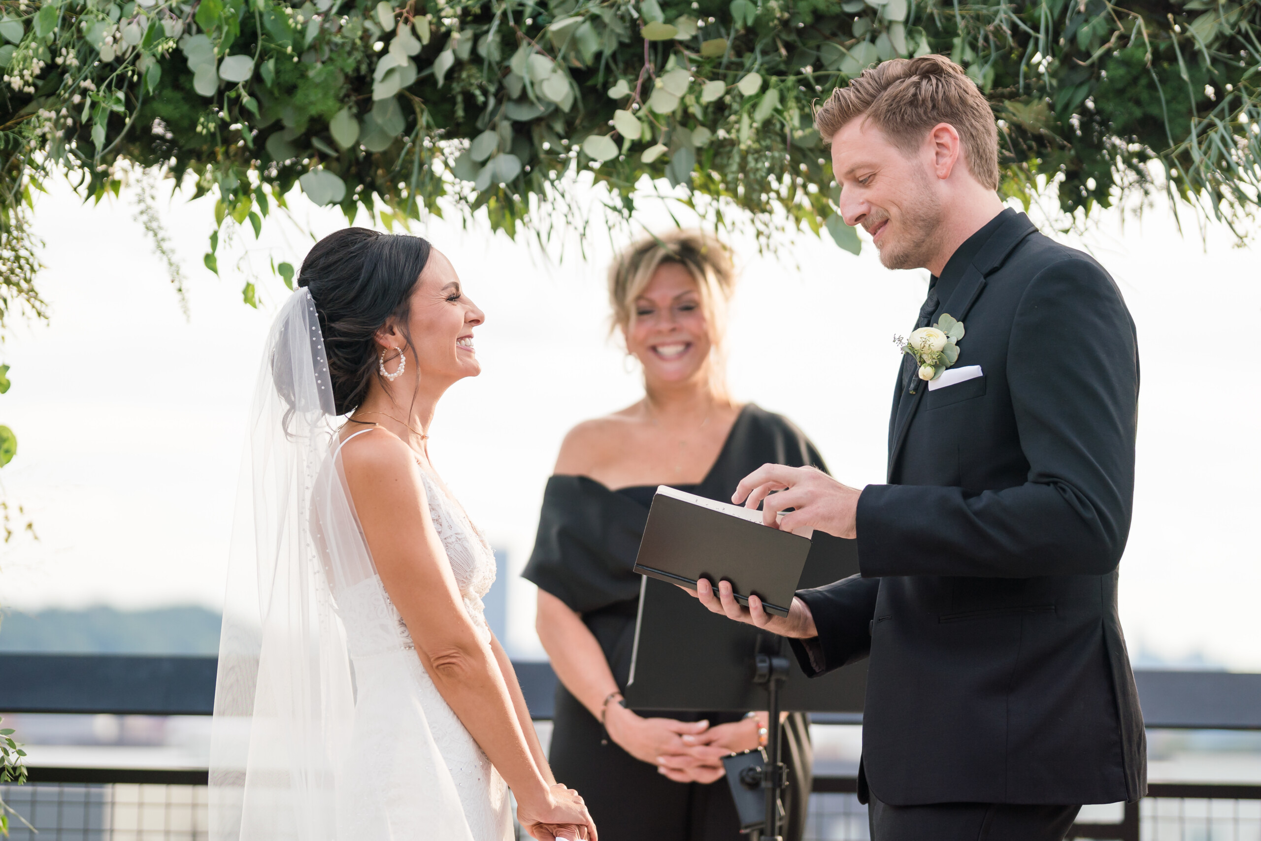 How Writing Your Own Vows Can Make Your Wedding More Personal ...