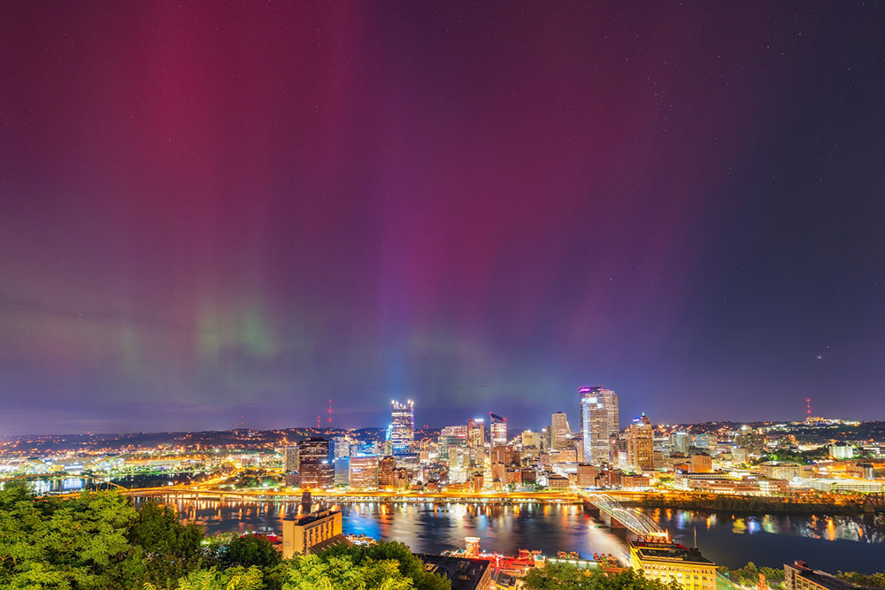 Photo: The Northern Lights Make an Appearance Above Pittsburgh Photo: The Northern Lights Make an Appearance Above Pittsburgh