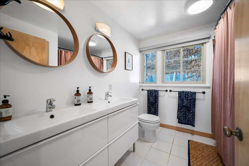 This Urban Mid-Century Modern Dwelling in Morningside Has a Greenery ...