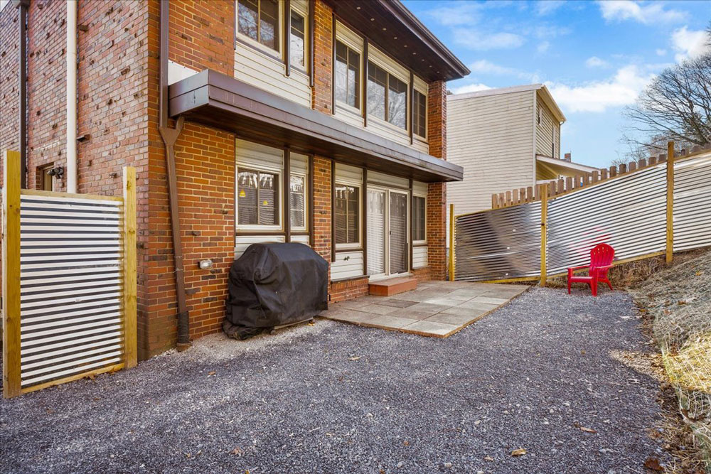 This Urban Mid-Century Modern Dwelling in Morningside Has a Greenery ...