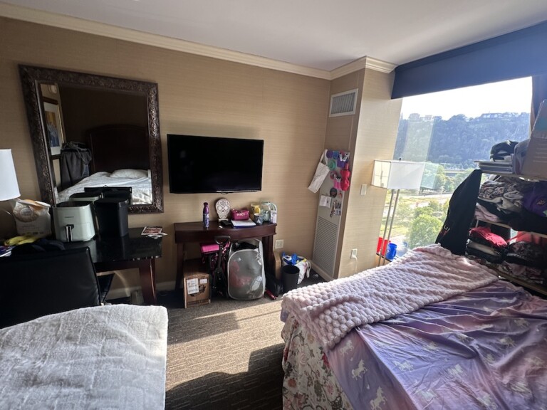 Yinzer Dogs Serves Franks With a Complimentary Side of Pittsburgh ...