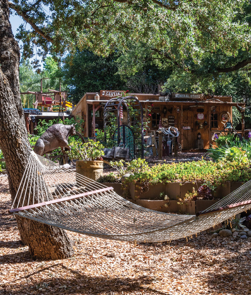 A Garden's Motif Motive - San Diego Home/Garden Lifestyles