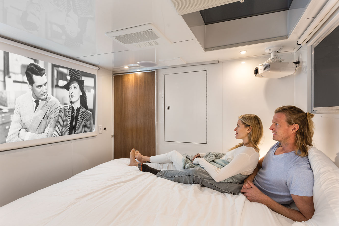 This Living Vehicle Is A Tiny Home on Wheels - San Diego Home/Garden ...