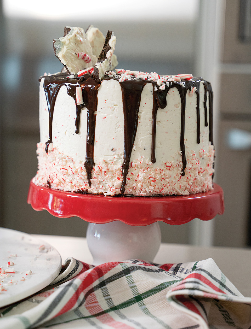 Peppermint Bark Layer Cake with White Chocolate Peppermint Crunch ...