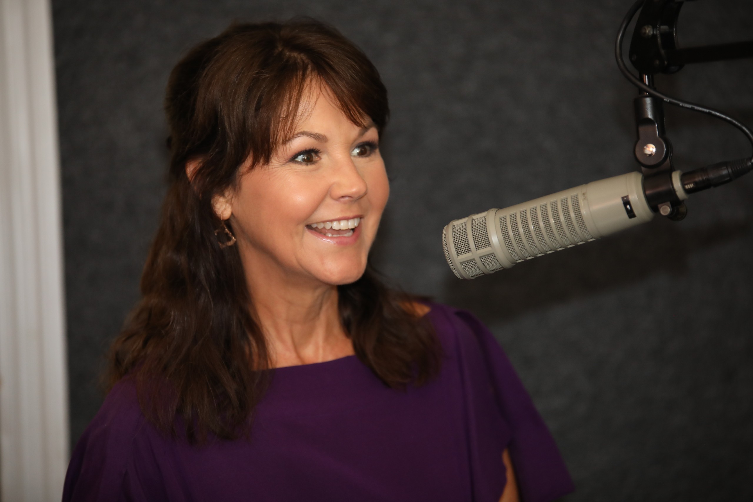 Beth Neuhoff - Sunny 92.3 | WDEF-FM