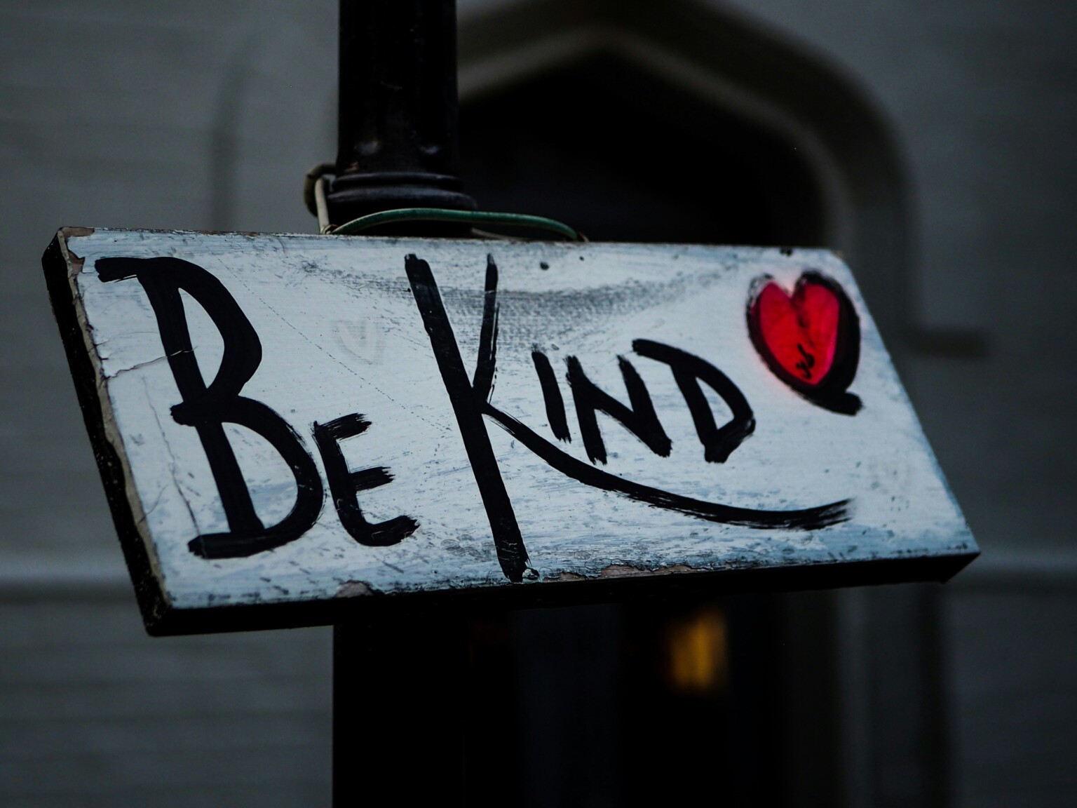 Seven Ways to Celebrate World Kindness Day - Sunny 92.3 | WDEF-FM