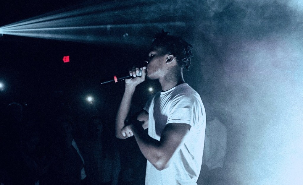 Premiere: Kye Colors' "Phil Collins" is coming in the air tonight