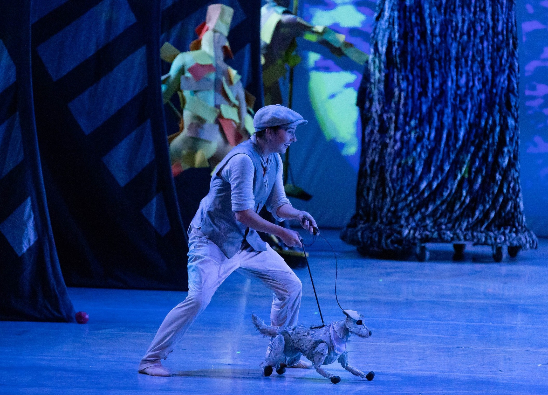 KC Ballet s The Wizard Of Oz Features A Toto ly Scene stealing Pupper