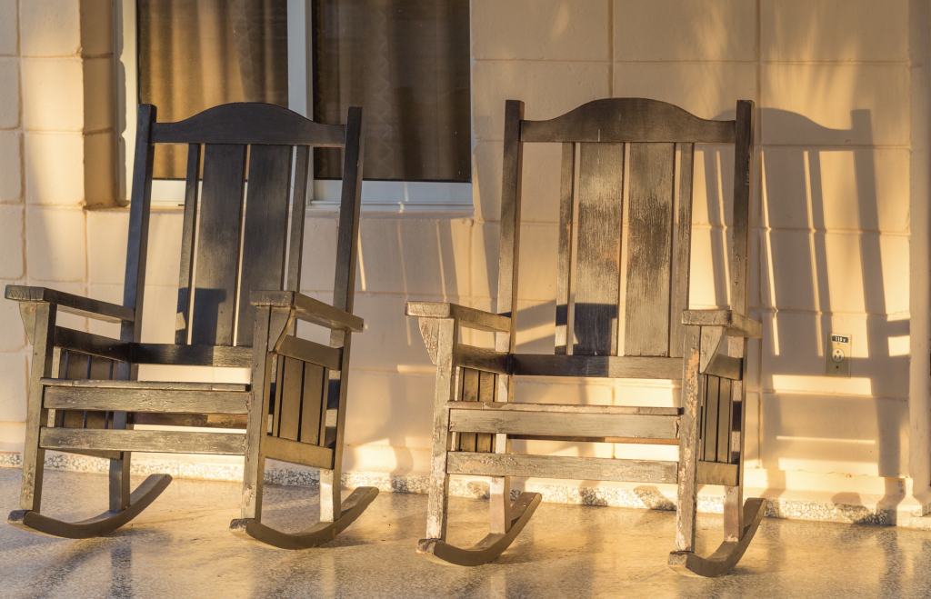 Missouri man awarded $441,000 after rocking chair collapses in state office