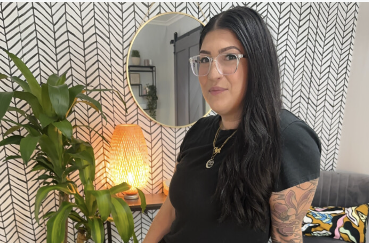 Esthetician Amber Syer of Bad Cat Beauty vibes with her pets and ...