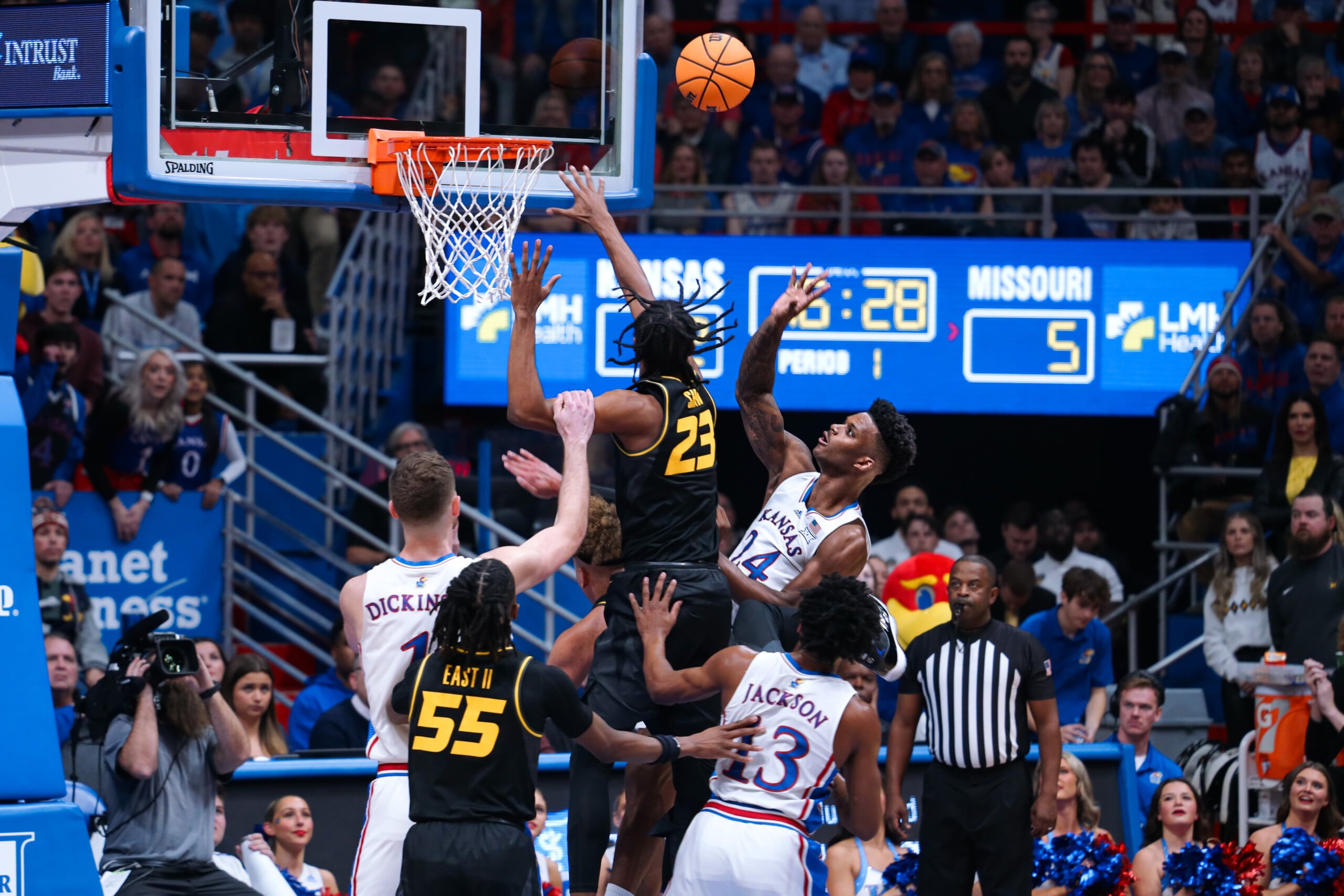 Sold-out Missouri v. Kansas Border Showdown is the ultimate rivalry ...