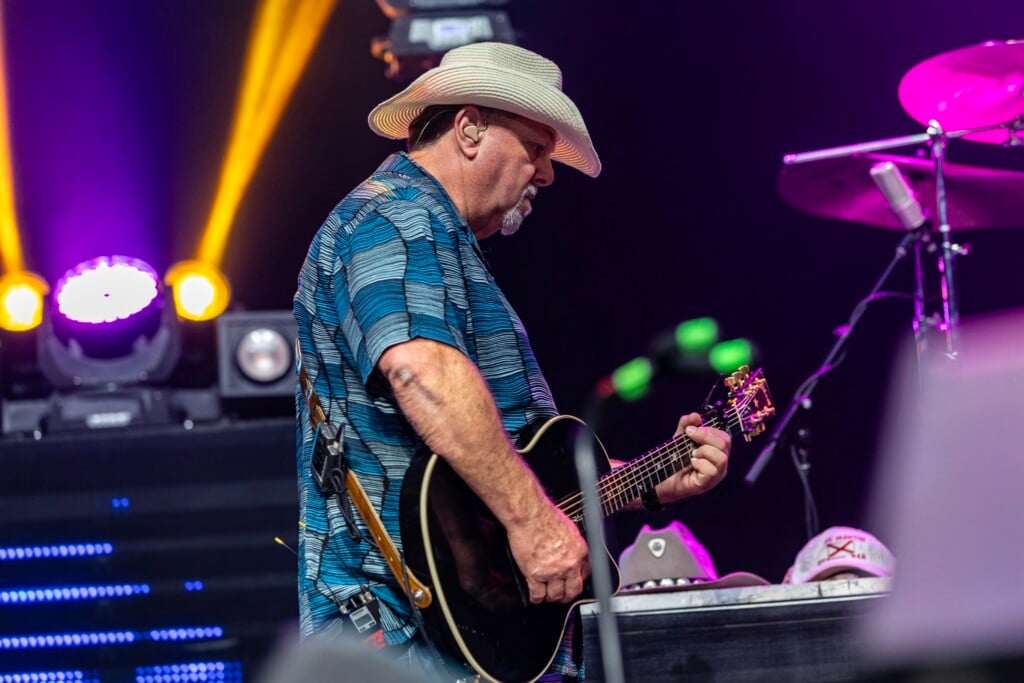 Photos: Hank Williams Jr. says his fond farewell to Kansas City on ...