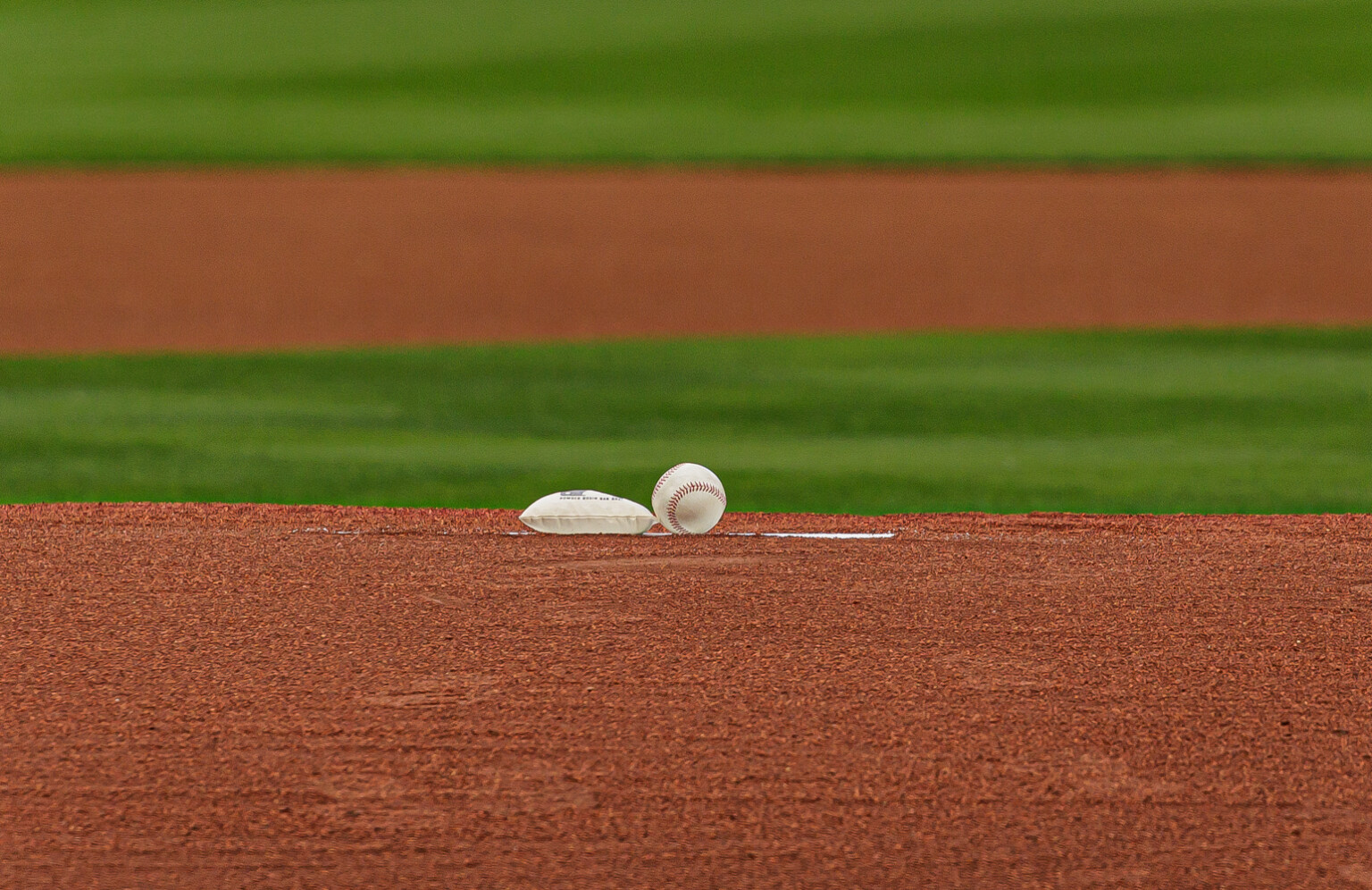 Photos: Royals ninth inning comeback against White Sox checks another ...