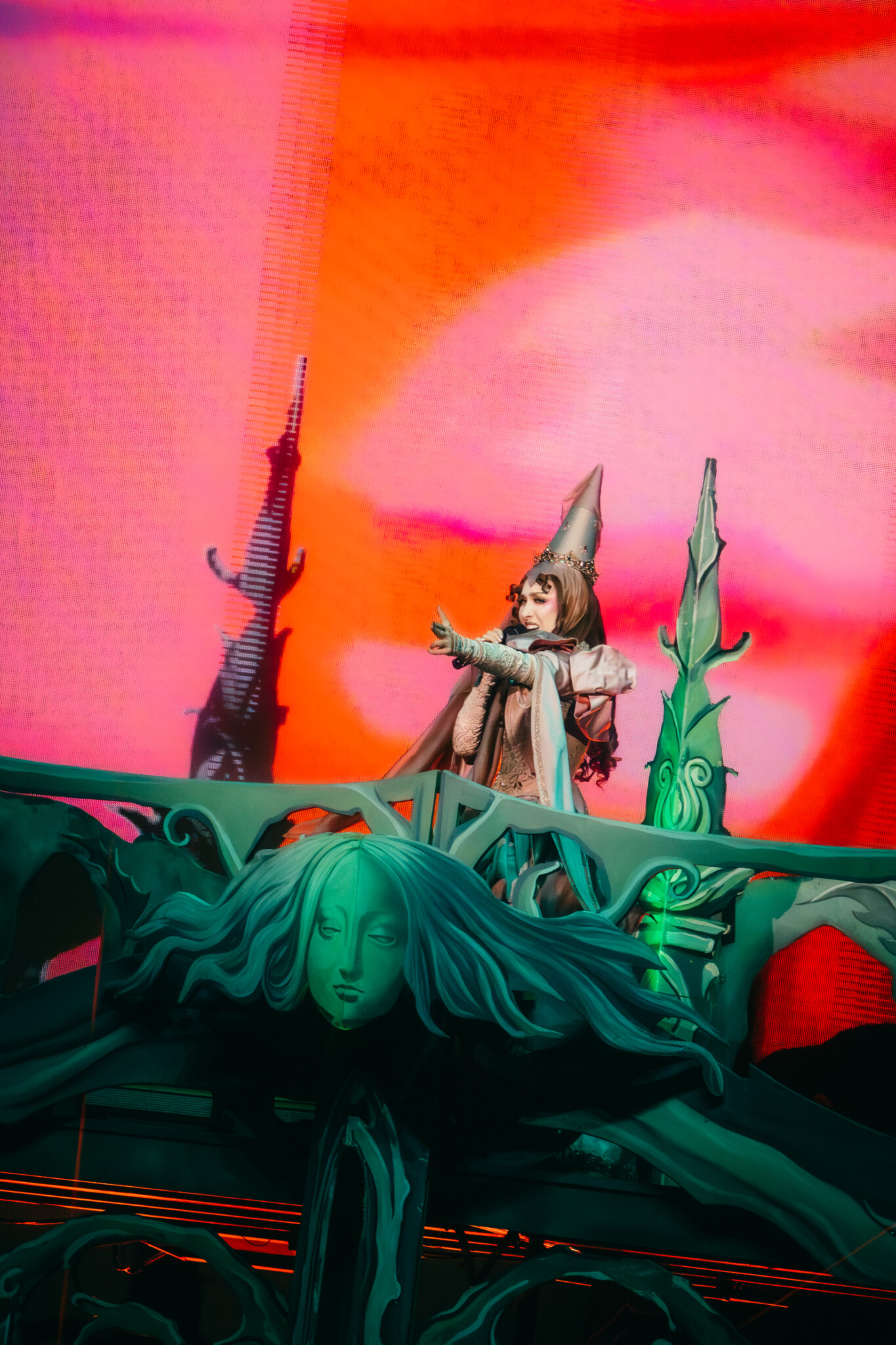 Chappell Roan's second night in KC was a homecoming parade of pink ...