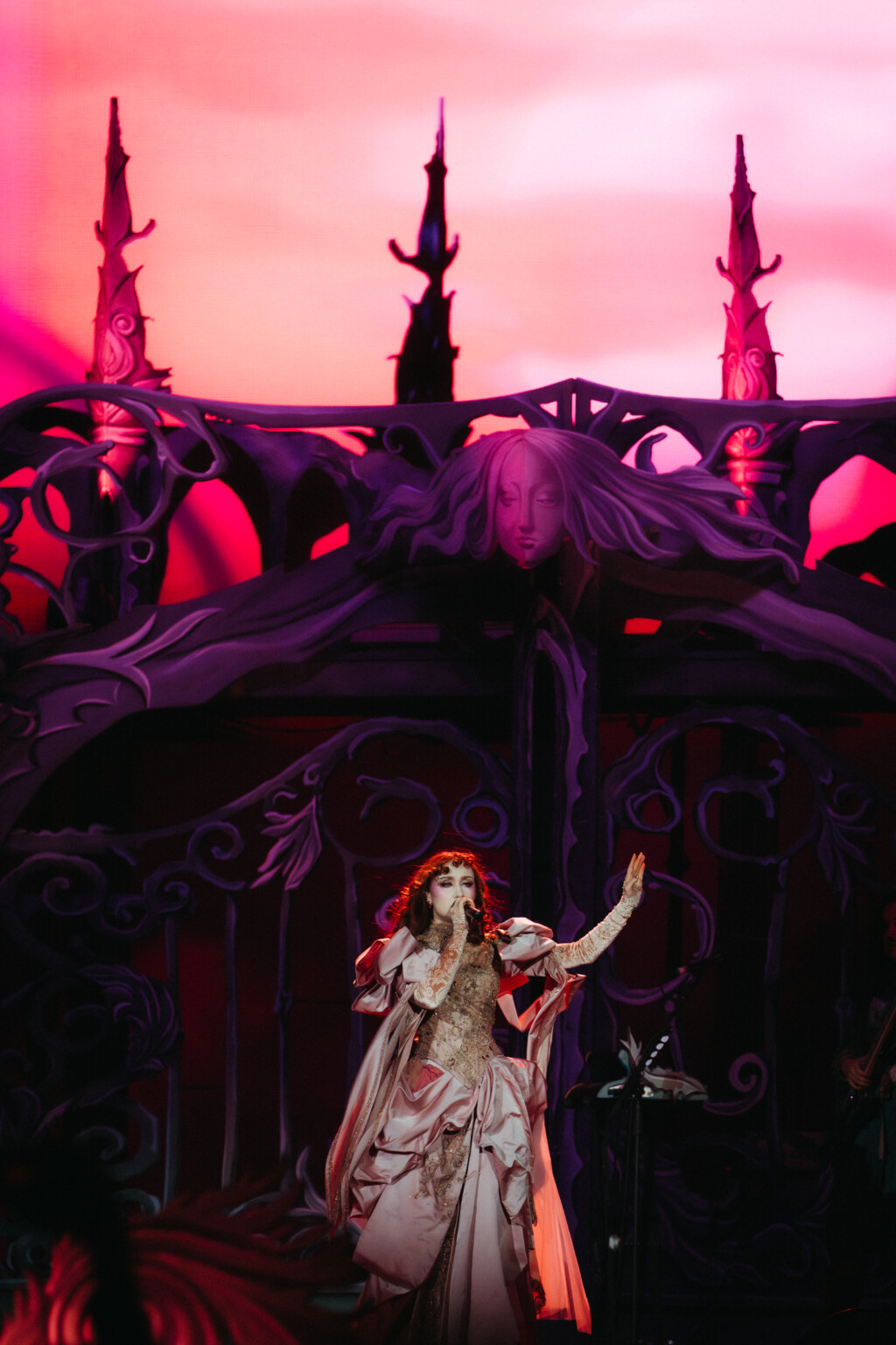 Chappell Roan's second night in KC was a homecoming parade of pink ...