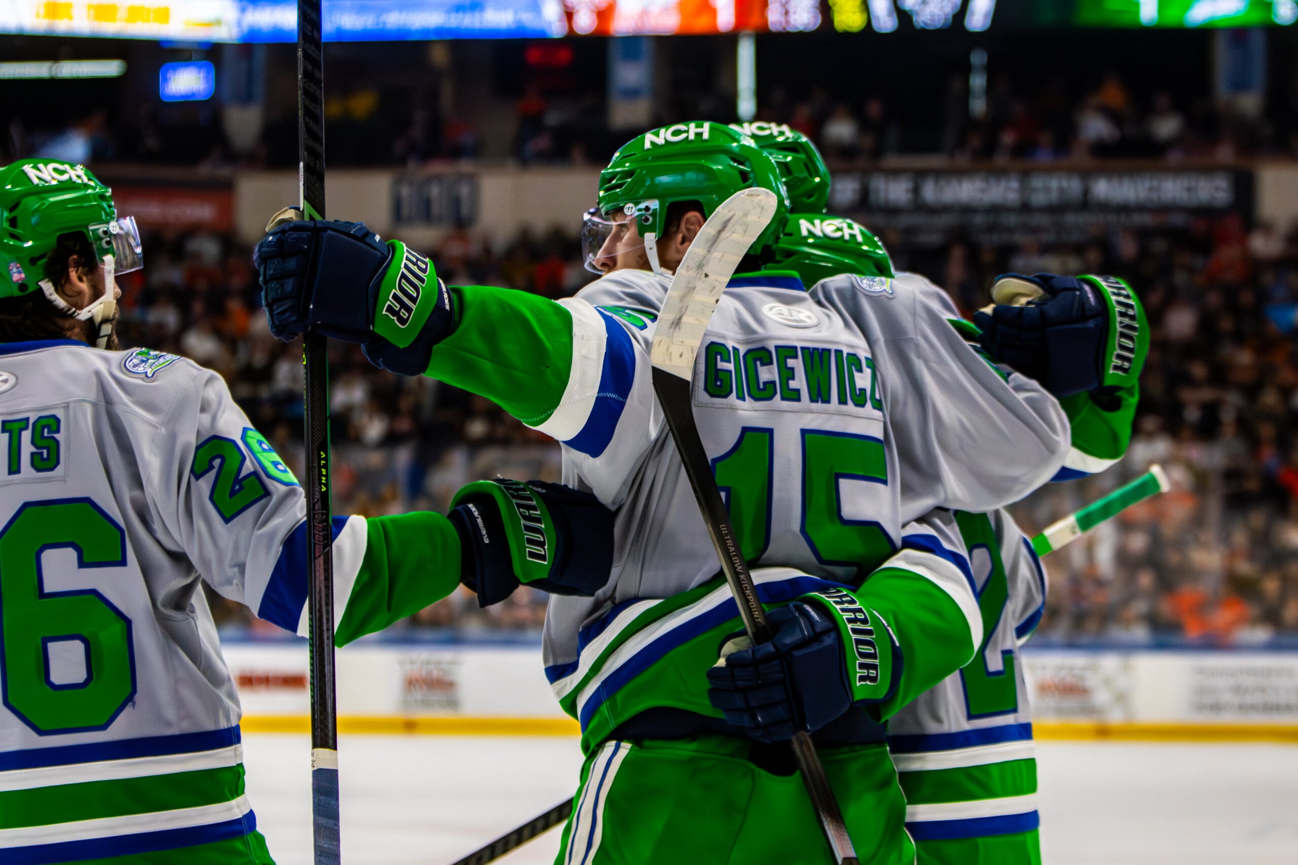 Photos: Mavericks strike early, stay in control in victory over Everblades