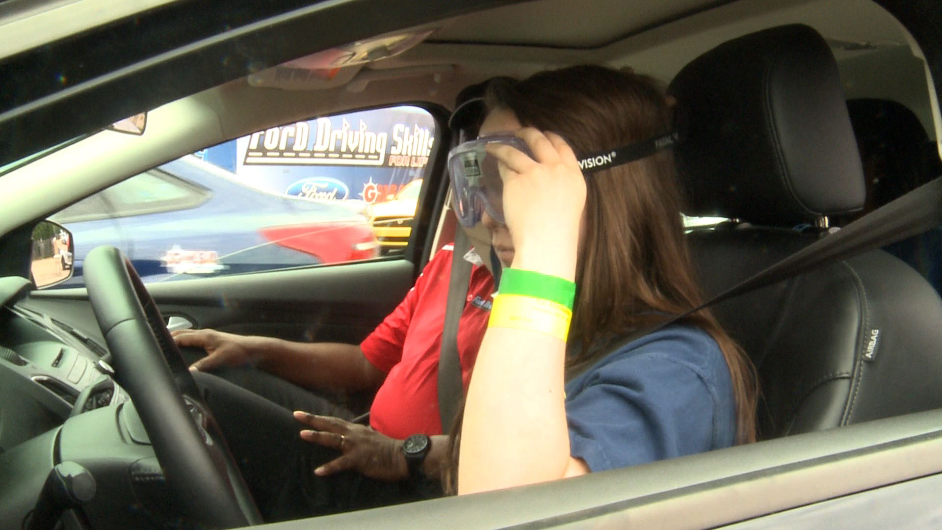 Area Teens Get a Lesson in Distracted Driving - WAKA 8