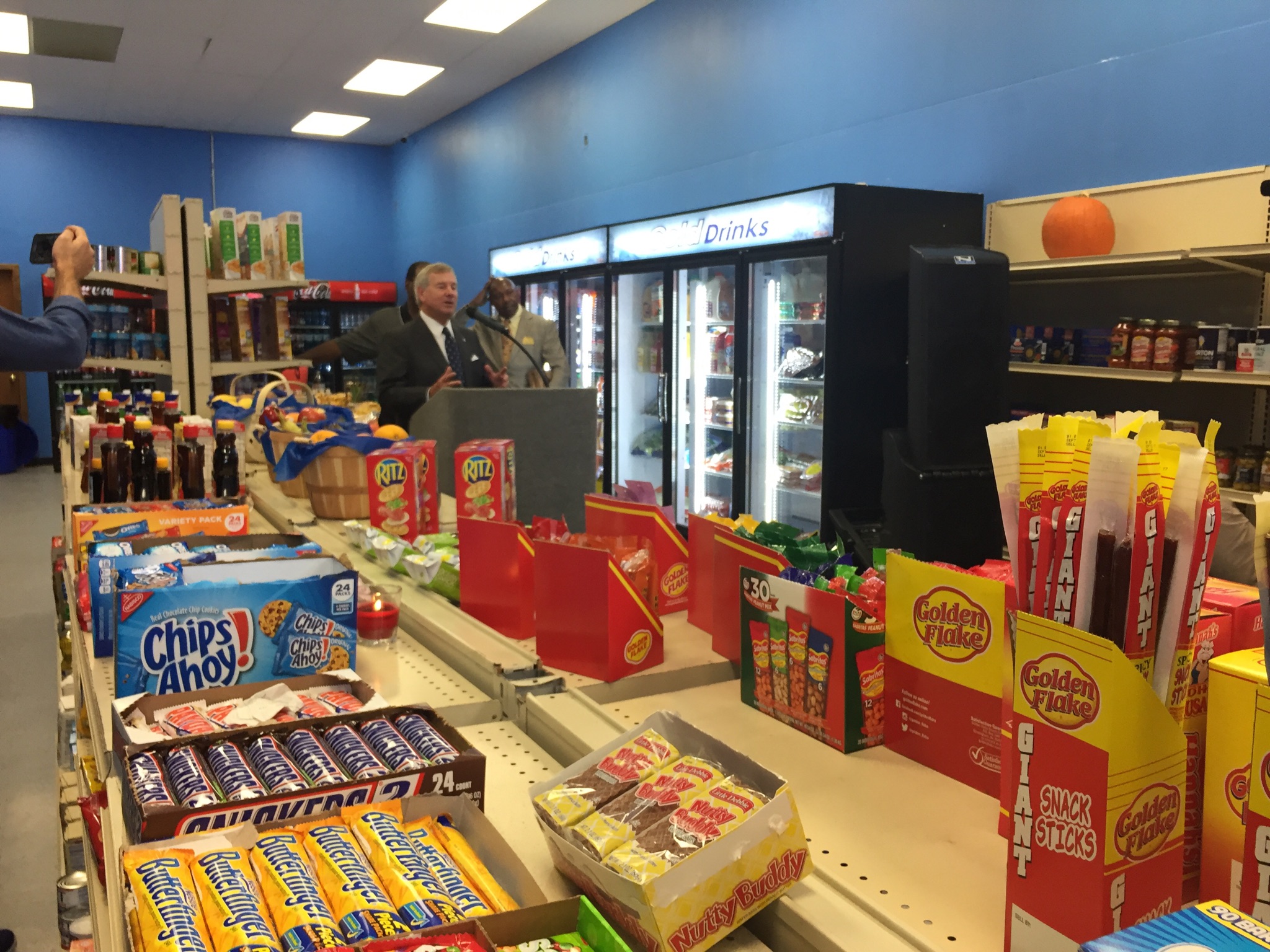 New Food Mart Brings Fresh Produce To Downtown Montgomery - WAKA 8
