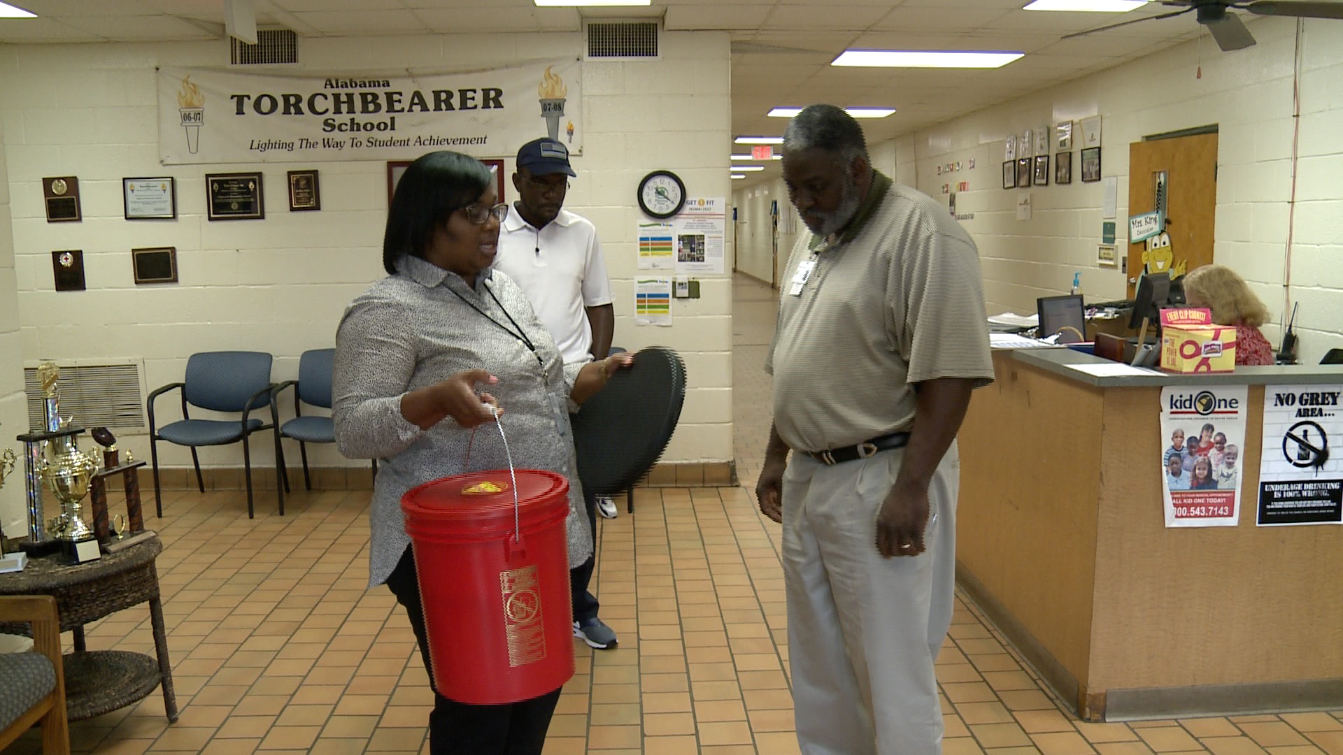 Dallas Co. EMA Donates Emergency Kits to Schools - WAKA 8