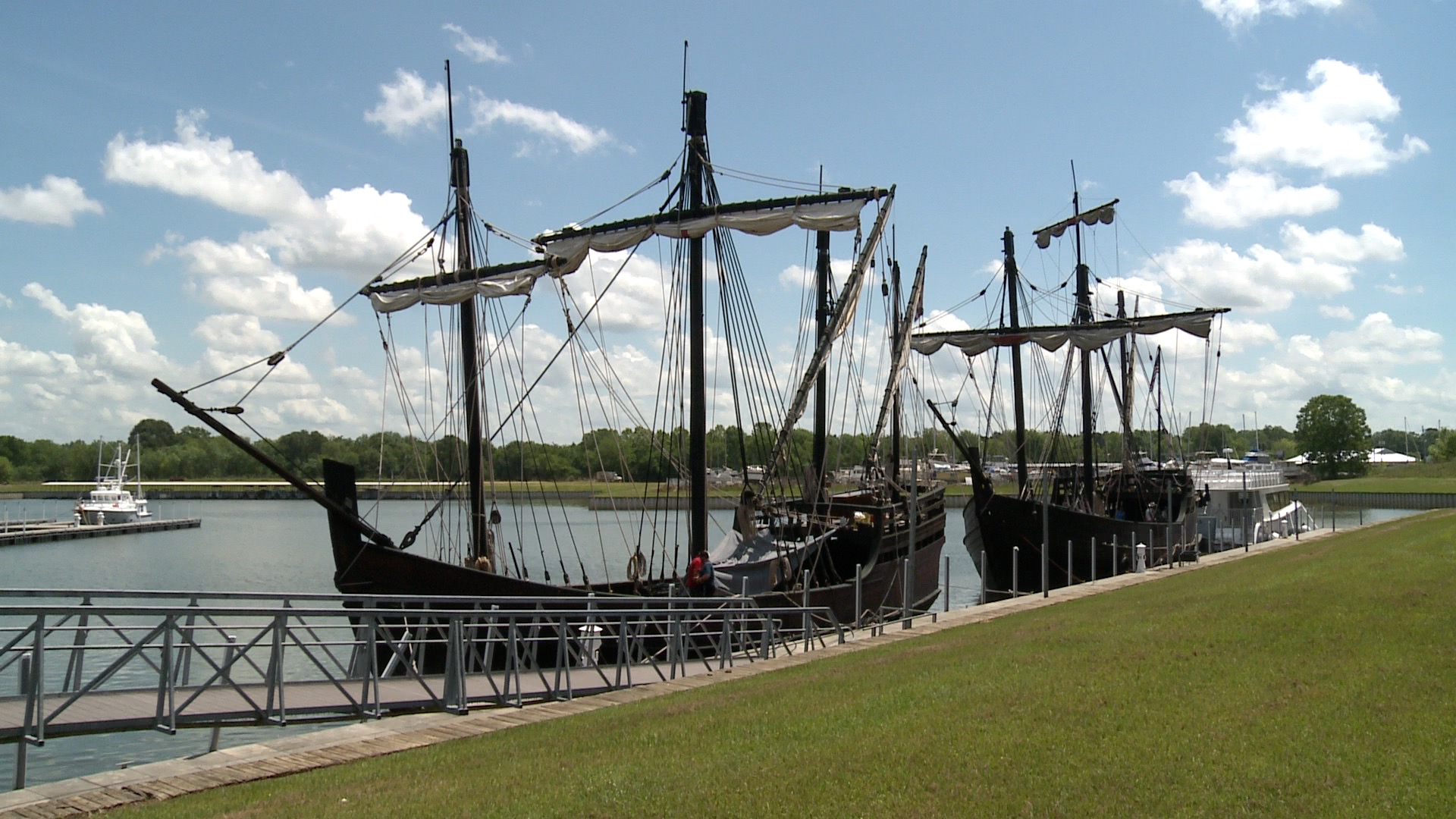 Replicas of Christopher Columbus' Ships in Demopolis - WAKA 8
