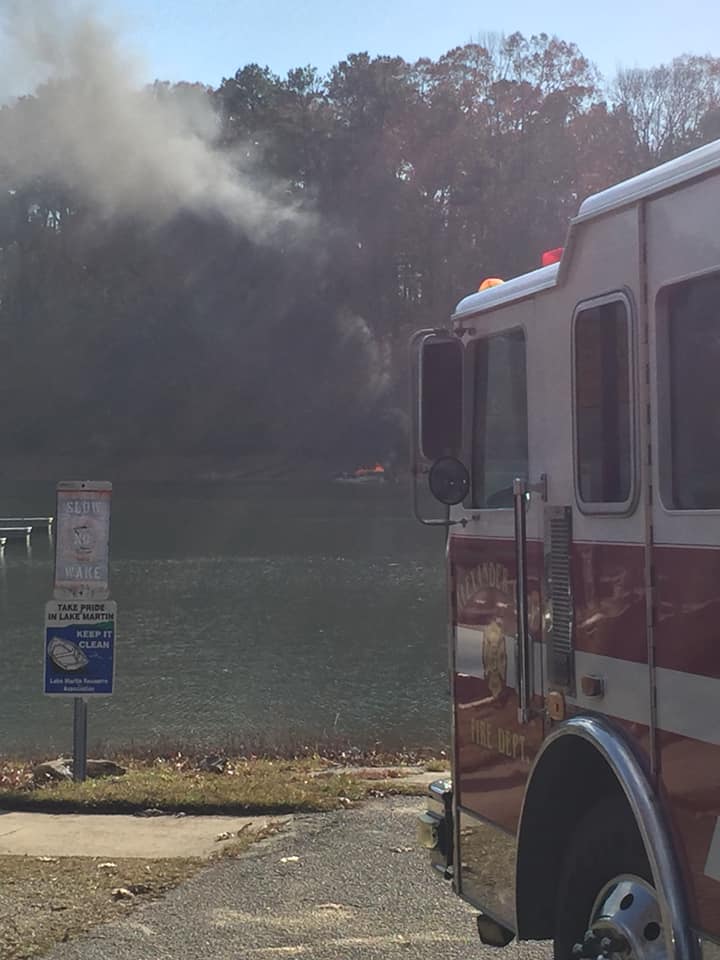 Boat Catches Fire on Lake Martin - WAKA 8