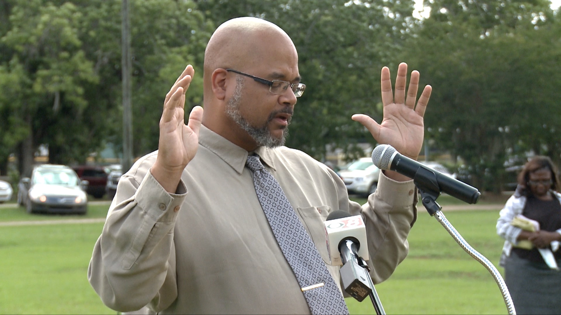Selma Community, Cops & Clergy Pray for Racial Healing - WAKA 8