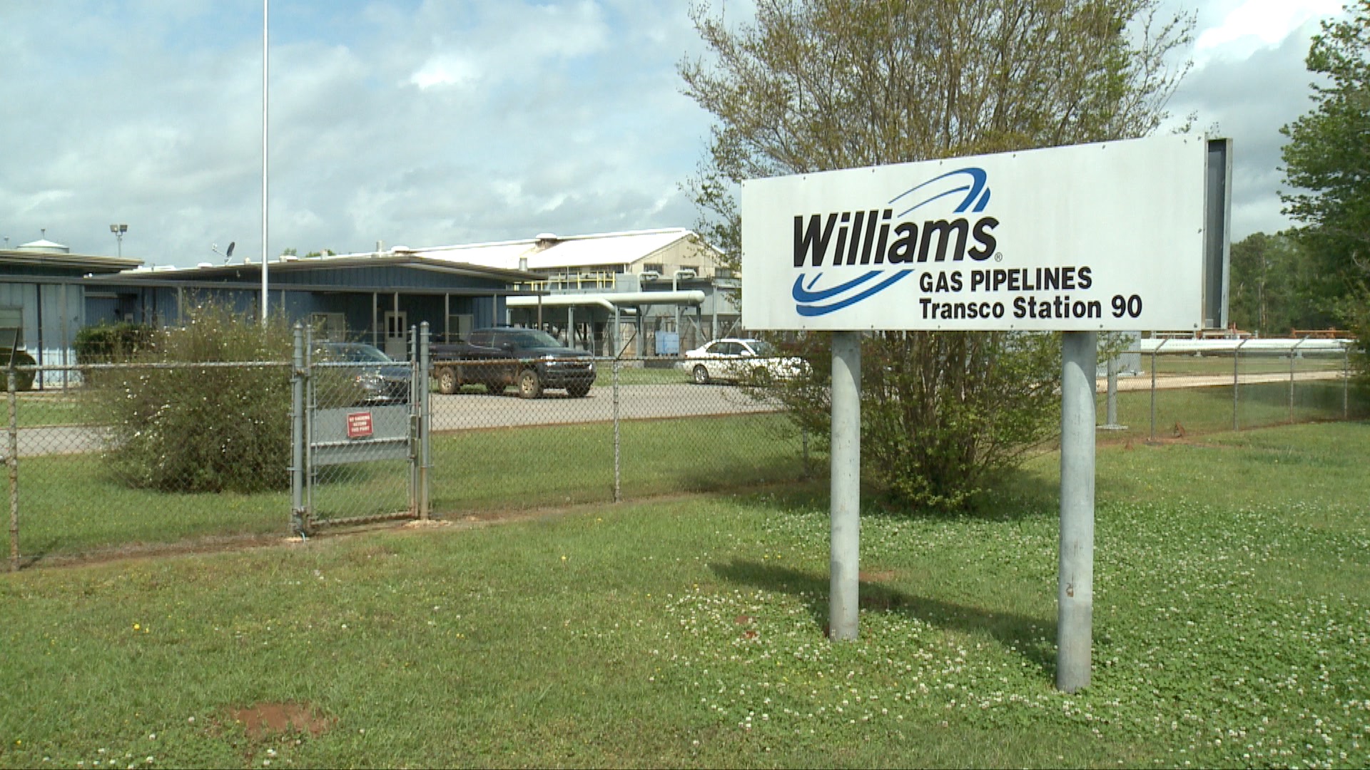 A Natural Gas Pipeline Ruptures in Marengo Co. - WAKA 8