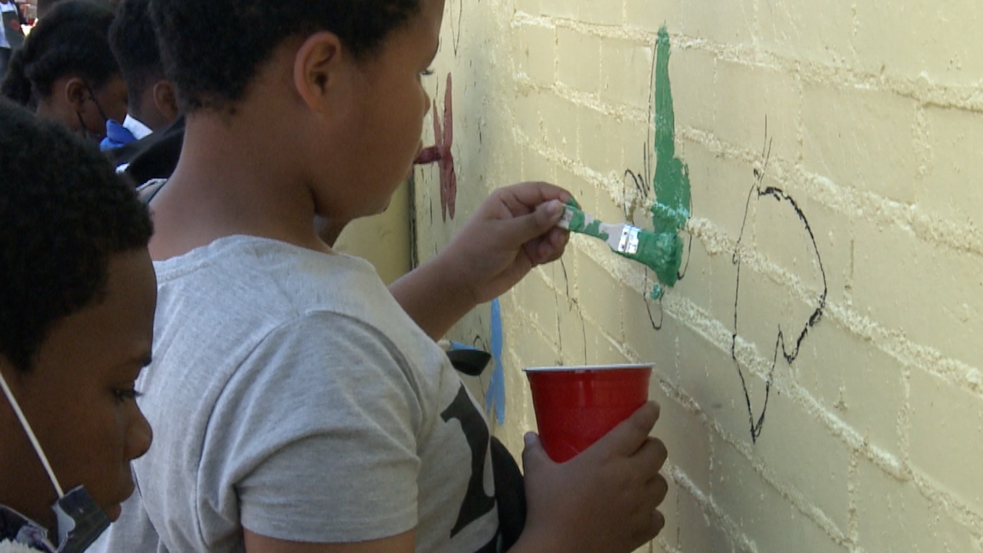 Selma Students Paint Giant Mural Downtown - WAKA 8