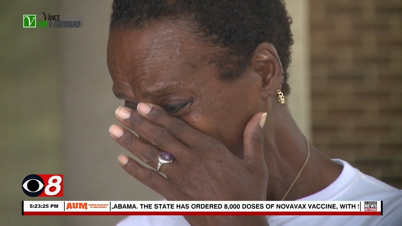 Pay It Forward: Cheryl Graham of Montgomery - WAKA 8