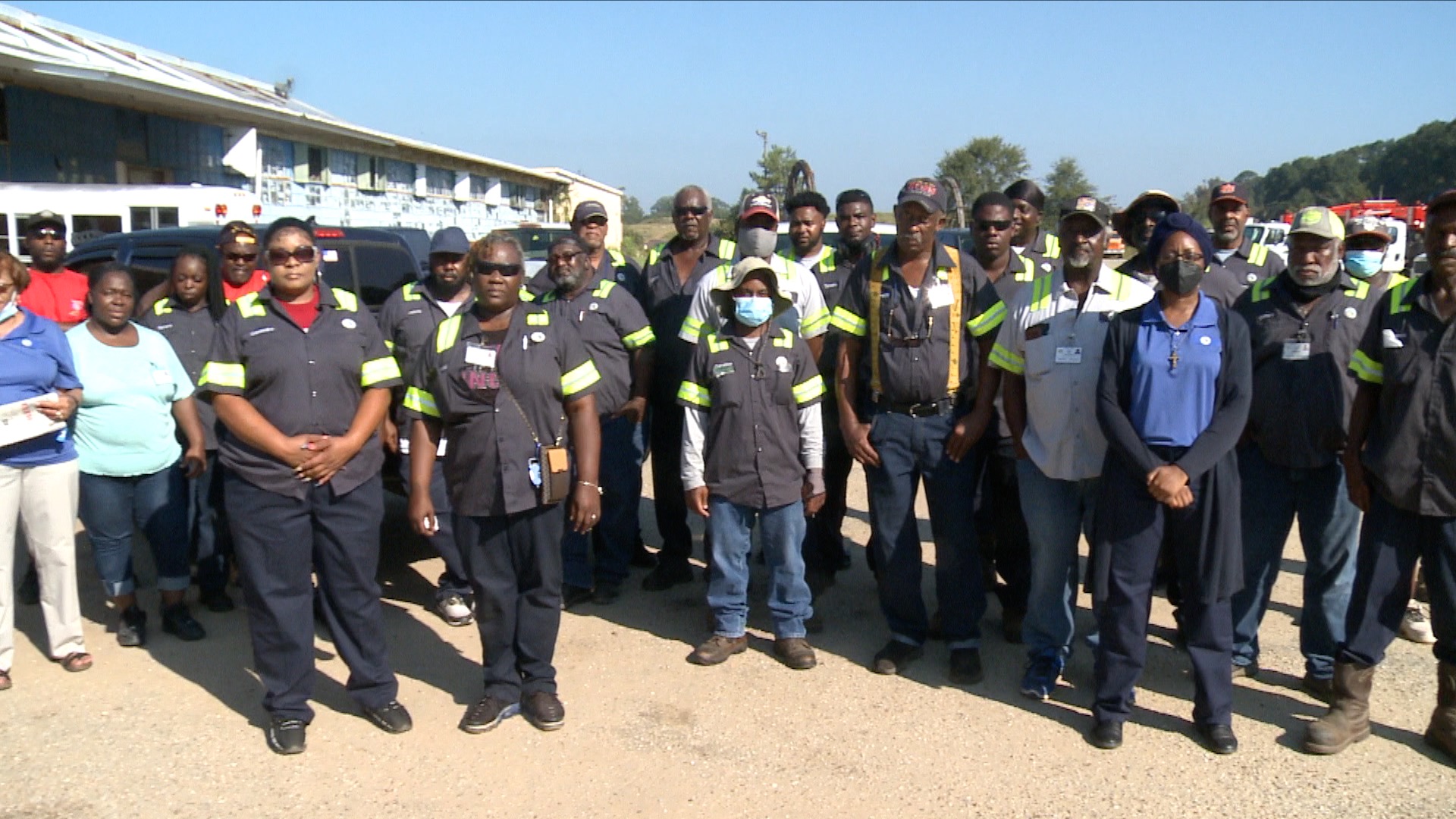 Selma City Workers Go on Strike for Better Pay - WAKA 8