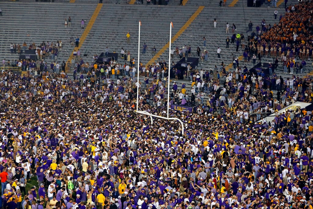 SEC to Review Ways to Address Fans Storming Fields, Courts - WAKA 8