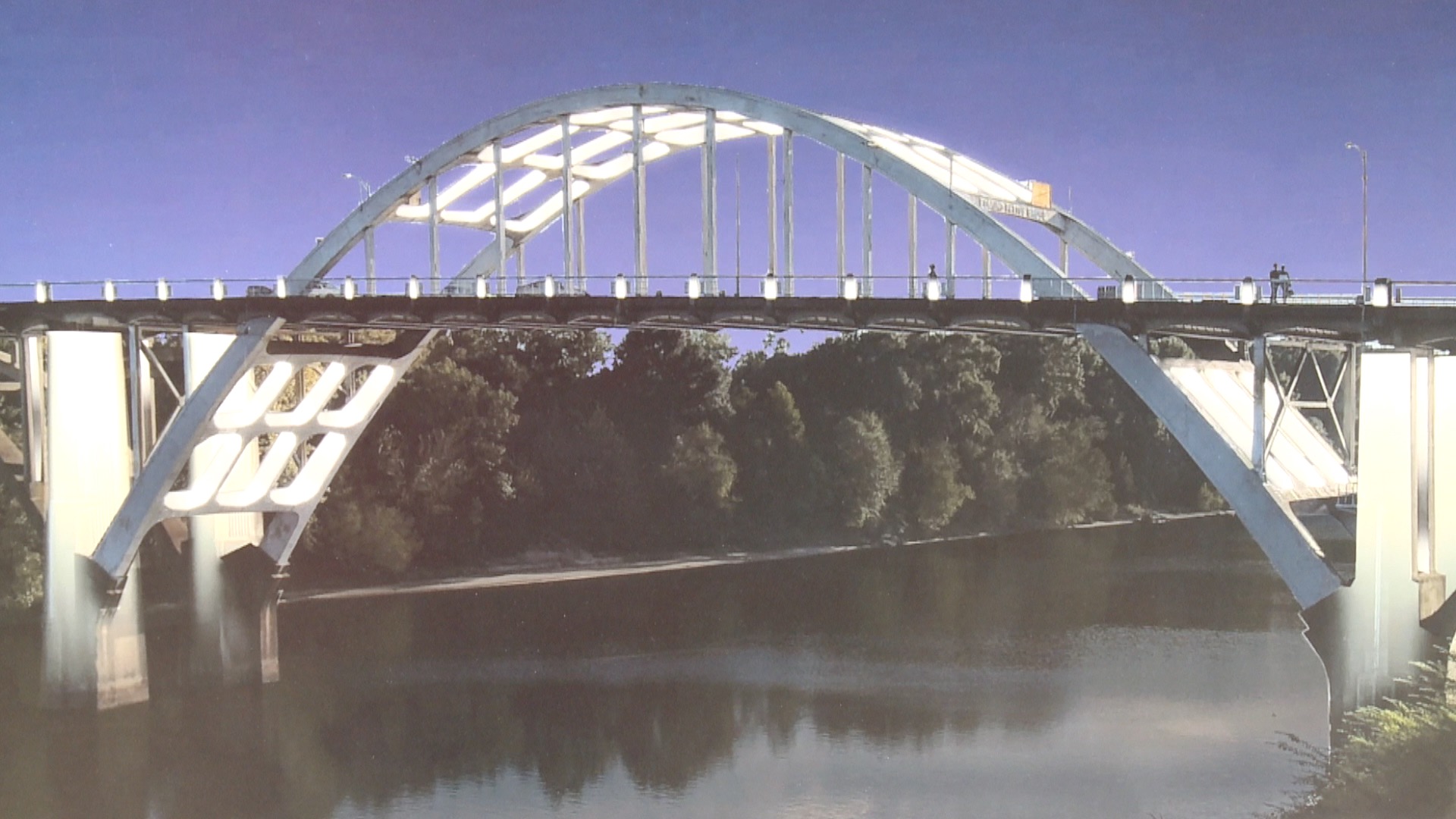Effort to Light Historic Edmund Pettus Bridge Continues - WAKA 8