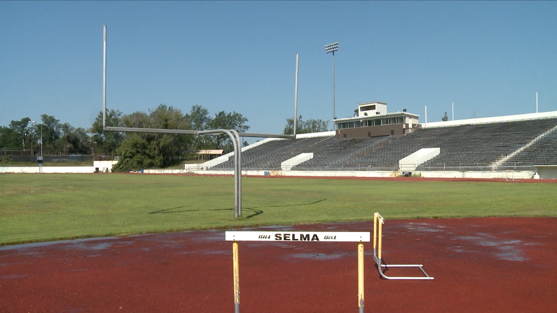 SAVING SELMA: Crews ready Memorial Stadium for high school football ...
