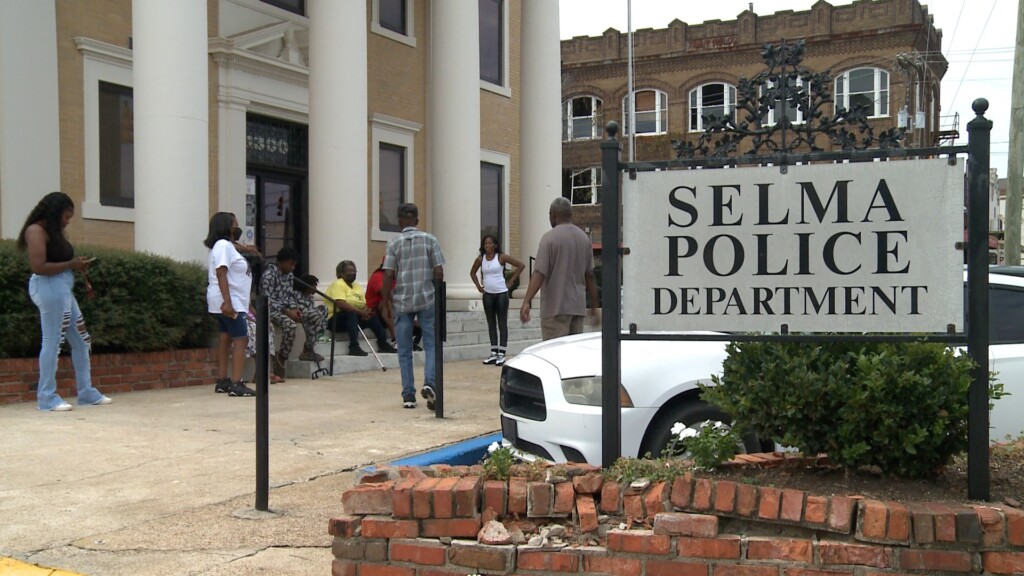 U.S. Marshals search for Selma capital murder suspect - WAKA 8